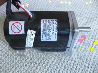China Yaskawa SGML-01AF12B AC SERVOMOTOR 0.87A 100W 3000RPM 200V NIEUW Te koop