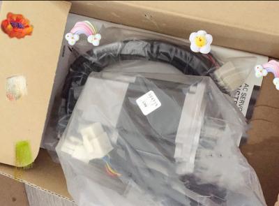 China Yaskawa SGML-01BF12 AC SERVOMOTOR 0.87A 100W 3000RPM 200V NIEUW Te koop