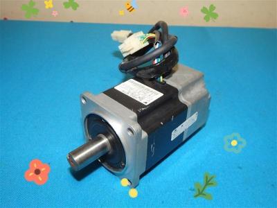 China Yaskawa SGML-03BF14 AC SERVOMOTOR 3.7A 300W 3000RPM 100V NIEUW Te koop
