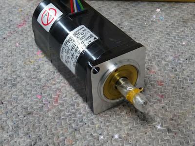 중국 야스카와 SGMP-01B3J32 AC 서보 모터 2.2A 100W 3000RPM 100V 새 제품 판매용