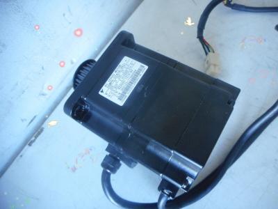 중국 야스카와 SGMPH-02A1A-YR31 AC 서보 모터 200W 3000RPM 200V 2A 새 제품 판매용