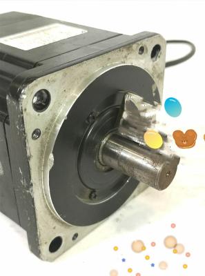 중국 야스카와 SGMPH-04A1A41 AC 서보 모터 400W 3000RPM 200V 2.6A 새 제품 판매용