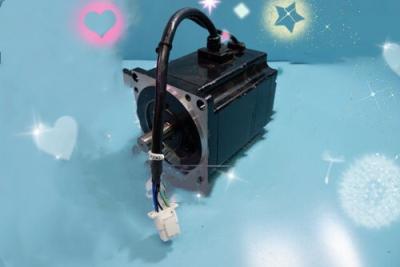 중국 야스카와 SGMPH-15A1A2C AC 서보 모터 1.5KW 3000RPM 200V 7.5A 새 제품 판매용