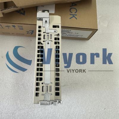 Cina Yaskawa SGD7S-1R6A00A 200W Servo drive industriale 2.4AMP Servo drive NUOVO in vendita