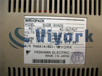 中国 3段階SGDB-30AD 18のAMPはAC 230V Yaskawaサーボ コントローラーを入れた 販売のため