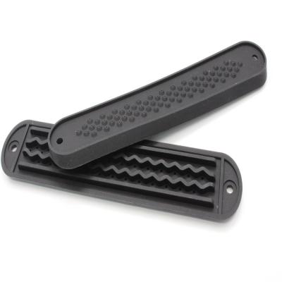 China Customized Hardness EPDM NR Silicone Adjustable Rubber Tie Down Gear Strap with S Hooks for sale