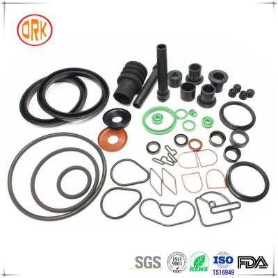 China Customized Hardness EPDM NR Silicone Adjustable Rubber Tie Down Gear Strap with S Hooks for sale