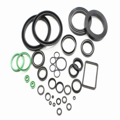 China Customized Hardness EPDM NR Silicone Adjustable Rubber Tie Down Gear Strap with S Hooks for sale