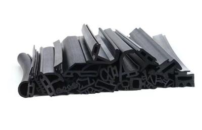China Op maat gemaakte geextrudeerde sponzendichtband glazen rubberen pakketdicht voor aluminium venster Te koop