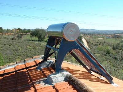 China Roof Mounted Compact Pressurized Solar Water Heating Energy Boiler for sale