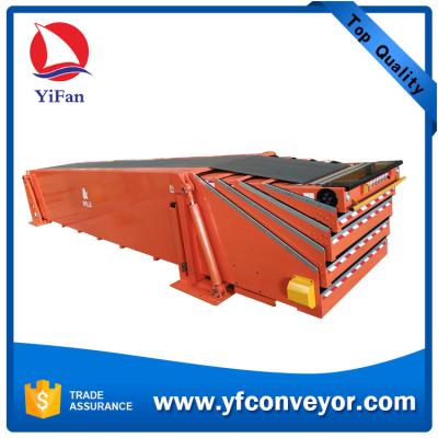 China Mobile Telescopic Belt Conveyor with Hydraulic Lift for sale