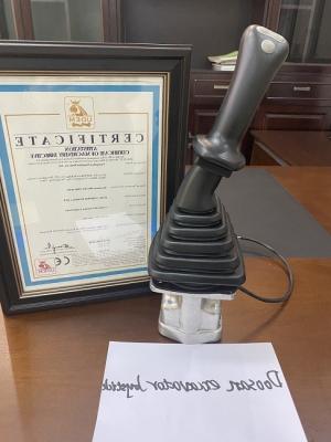 China Van het Graafwerktuigjoystick handles three van de Doosan de Werkende Hefboom DX55 Schakelaars DX60 80 Te koop