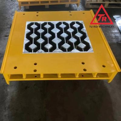 China Compact Customize Interlocking Concrete Block Moulds Impact Resistance With Heat Treatment for sale