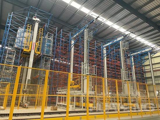 Quality Laser Barcode Dual Pallet Stacker Positioning System 1mm Repeatable Electric Stacker Crane for sale