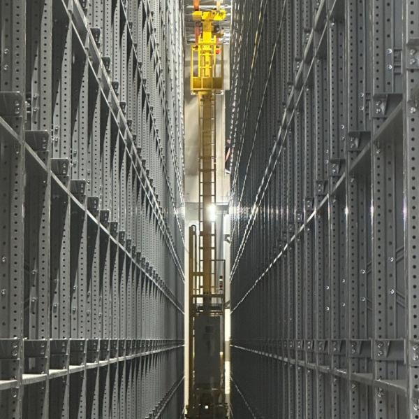 Quality Automatic Packaging Bin Stacker 1.5metres/S Warehouse Stacker Crane 5000kg for sale