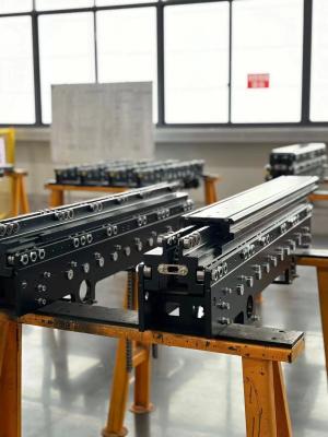 China 1450 X 1550 X 1650MM Pallet Telescopic Fork Double Motor Double Deep Position Fork for sale