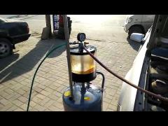 Tragbare 80 L-Automatik zur Aufbereitung von Luftmüllrückständen für den Motorölwechsel Le parti di ricambio dell‘olio di motore sono dotate di un dispositivo di sostituzione dell‘olio di motore