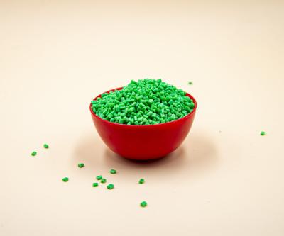 Cina GRS Certified Recycled PET Resin Polyethylene Terephthalate Pellets di plastica di qualità pura per animali domestici in vendita