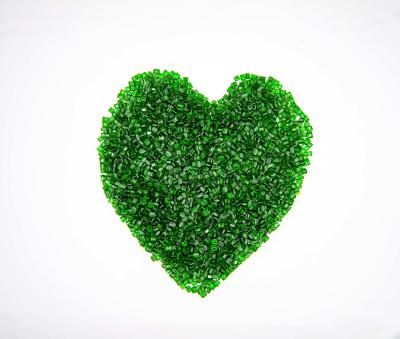 中国 工業用PCRプラスチック リサイクルされた天然色のPETチップ IV0.78 Abs プラスチックペレット 販売のため