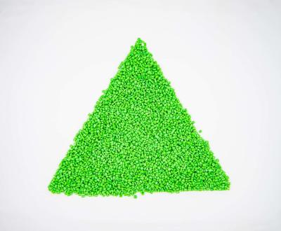 China Flessen maken van gerecycled PET hars groen GRS gecertificeerde RPET-chips voor vezels Te koop