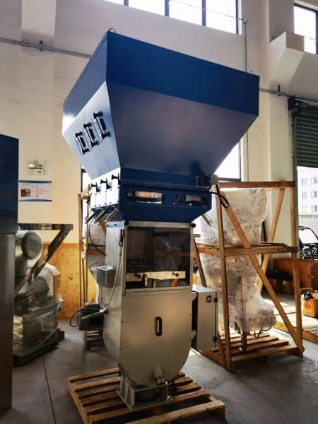 Quality 6 Components Gravimetric Dosing System 1600kg/H Dosing Unit For Extruder for sale