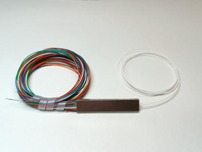 Cina Le gambe variopinte nude dello SpA del separatore ottico della fibra di Mini Tube 1x16 producono delle bolle sull'imballaggio in vendita