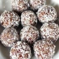 China P110 Mini Protein Date Ball Rolling Machine - 60 pcs/min Capacity, 220V Single Phase, 1900×690×1300mm for sale