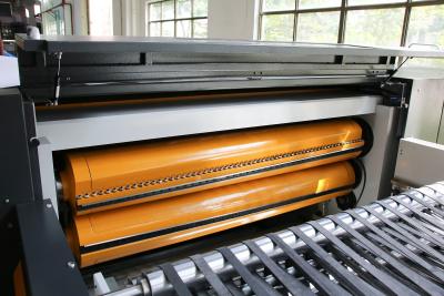 Cina Taglierina sincronizzata per carta in bobina a fogli in vendita