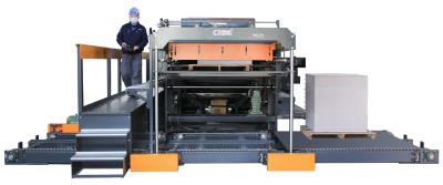 Cina Macchina Tagliarotoli CHM Machinery ad alta velocità 300/min con giunzione automatica, cambio pallet e posizionamento coltelli di taglio in vendita