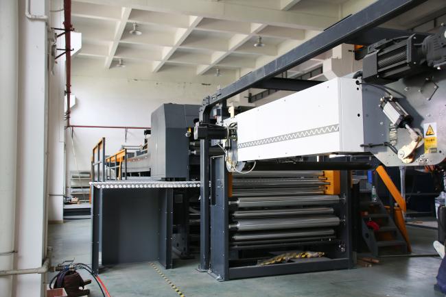 Paper sheeter machine in operation