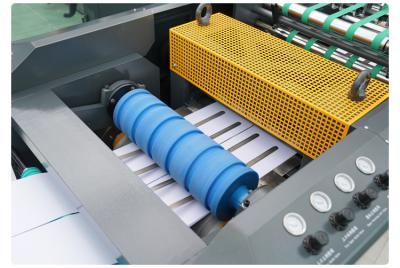 Cina Piccola linea di produzione A4 CHM A4 -2 rotoli macchina di taglio e confezionamento a 4 tasche in vendita