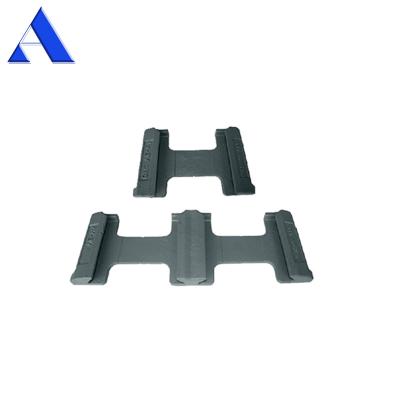 China ISO Standard Container Lashing Equipment Dovetail Twist Lock Foundation Standard Size and 7.5/10.50/15.5kgs Capacity for sale