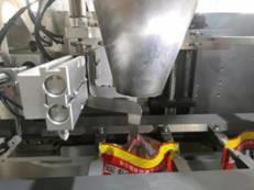 Cina I chicchi di caffè della macchina di rifornimento dei dadi del sacchetto del granello semina la macchina di sigillatura orizzontale in vendita