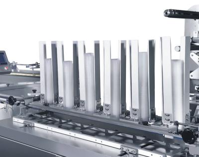 Cina Pane orizzontale del dolce della catena di montaggio di imballaggio per alimenti della tazza che alimenta Tray Loading Packing in vendita