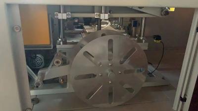 Cina Bottiglia L macchina avvolgitrice della macchina del sigillatore dell'involucro degli strizzacervelli del film del PVC di POF del tunnel in vendita