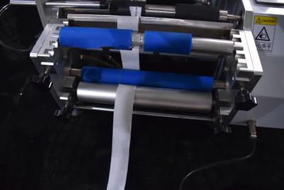 Cina Semi-automatic round bottle labeling machine in vendita