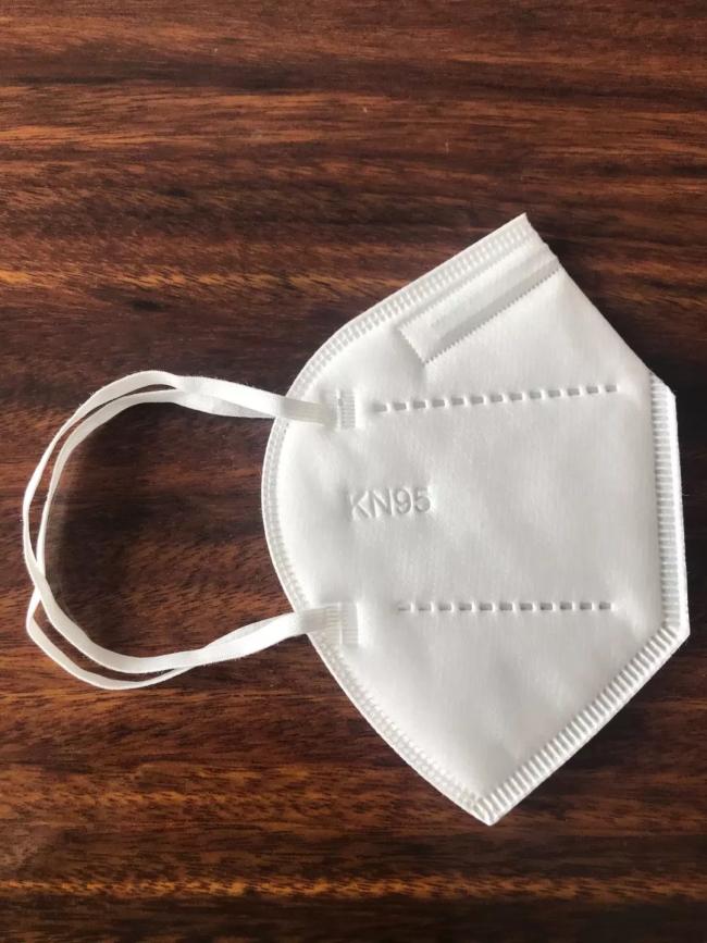 KN95 Medical Face Mask N95 Folding Mask Making Machine Mask Machine3plyn95cupmask FFP2/FFP3 Respirator Machine 2020 Ce Provided