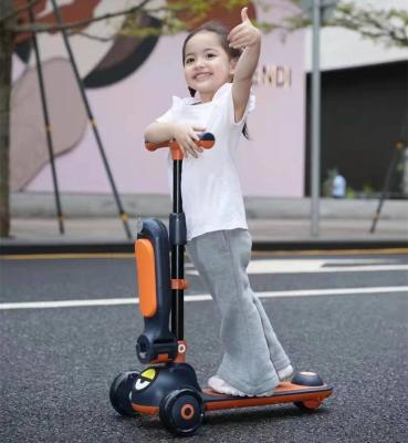 Cina Sedile in pelle morbida 3 ruote guida su scooter auto per bambini Un pulsante pieghevole Neutrale per genere in vendita
