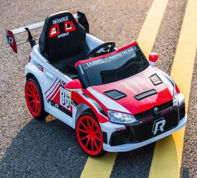 Cina Auto giocattolo elettrica 2023 con doppie porte e grandi sedili indipendenti in vendita