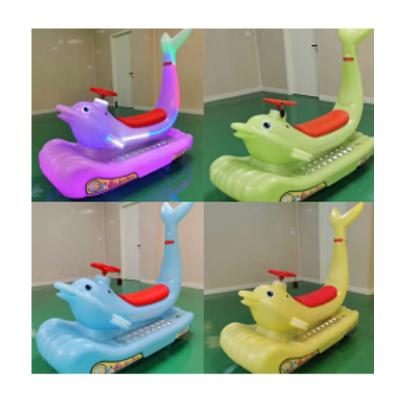 Cina Unisex Electric Ride On Car per bambini e adulti Parco di divertimenti colorato e abbagliante in vendita