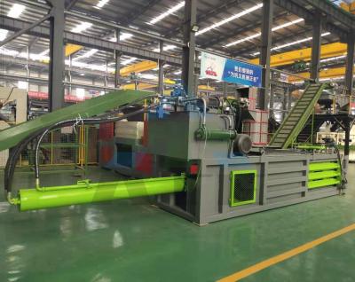 China Afvalpapier en oude kleding Hydraulische balermachine met drank karton comprimeren Te koop