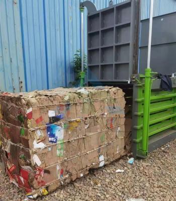 China Verpackung mit automatischem Gürtel Typ Horizontale Verdichter aus Karton für Verpackungen zur Verdichtung zu verkaufen