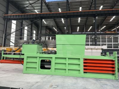 China Reciclagem de resíduos têxteis Máquina de embalagem hidráulica horizontal para compressão de garrafas à venda