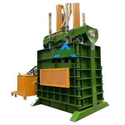 650 kg di capacità di confezionamento per imballaggi di plastica e cartone
