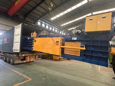 China Hoog hydraulische metaal blik Plastic flessen pers verpakking Plastic karton horizontale volledig automatische baler machine Te koop