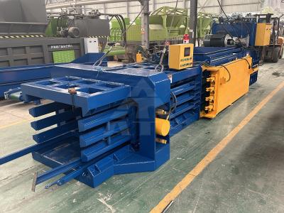 China 8000 KG Capacity Horizontal Baler Machine for Plastic Bottle Clothing Cans Packaging for sale