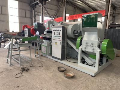 Cina Granulatore di cavi di rame Macchina di riciclo del filo di rame Macchina automatica di riso di rame secco in vendita