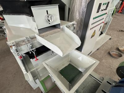 Cina Granulatore di cavi di rame Macchina di riciclo del filo di rame Macchina automatica di riso di rame secco in vendita