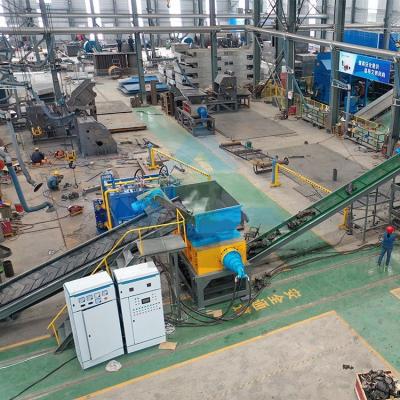China Hoogproductieve aanpasbare recyclageapparatuur voor vrachtwagenbanden met rubberen bandensnipper Te koop