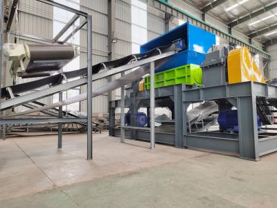 Cina Trituratore per auto in plastica ABS a doppio albero ideale per il riciclo dei rifiuti in vari settori industriali in vendita